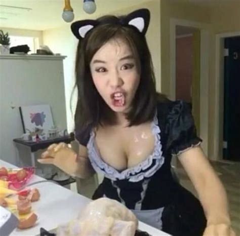 韓國網紅大尺度 直播舔死雞吃生雞蛋 每日頭條