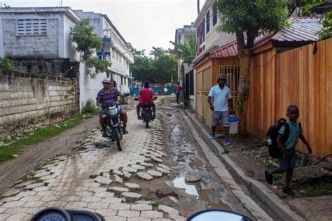 Photos LÉtat Haïtien Construit Des Routes Des Compagnies Les Défoncent