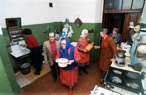 10 фото из советских коммуналок глядя на которые вы провалитесь в свою молодость