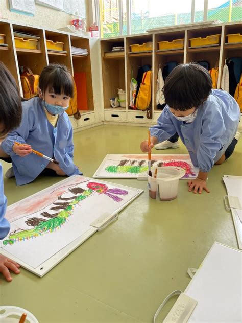 絵の具塗り 年少 きりん幼稚園