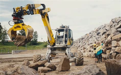 Autonomous Excavator Builds Stone Wall Algorithmically Hackaday