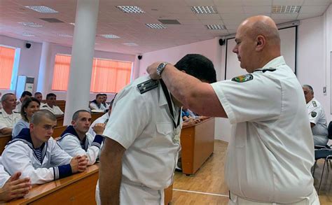 МВ Компас новини юни 2023 г ОТЛИЧИХА С НАГРАДИ ЧЛЕНОВЕТЕ НА ЕКИПАЖА НА „СВ СВ КИРИЛ И