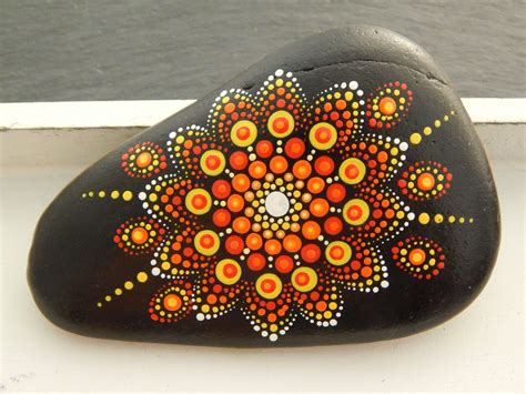 Product110196711 Handbemalter Mandala Stein In