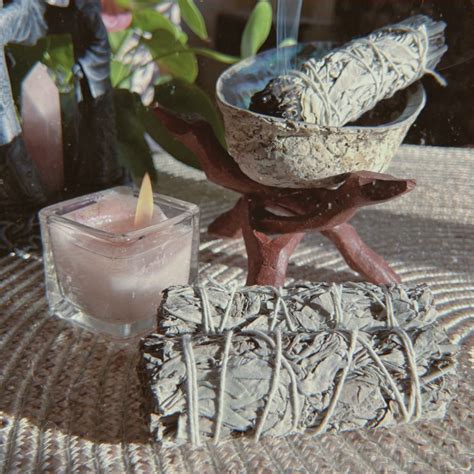 ჯადოსნური კოლბა ნეგატივისგან დაცვისა და ენერგიის გაძლიერებისთვის გრიმუარი