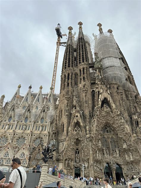 바르셀로나 가우디 반일 전용 차량 투어