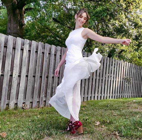 Abby Shapiro Can T Hide Them Scrolller