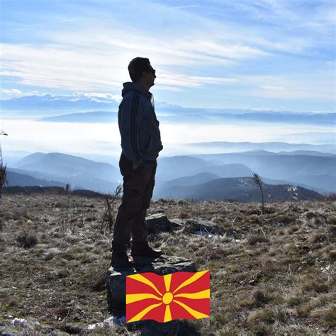 Novus НЕ РИЗИКУВАЈТЕ ВГРАДЕТЕ ОРИГИНАЛНО АВТО СТАКЛО Сертифицираниот Европски квалитет