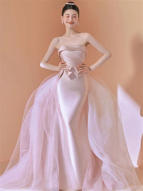 影楼拍照主题婚纱粉色情侣抹胸收腰鱼尾蝴蝶缎面无袖新款韩版礼服 阿里巴巴