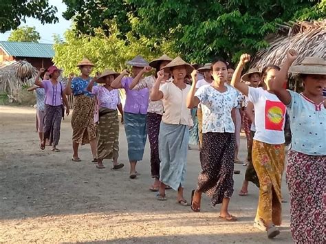 ယင်းမာပင်တွင် စစ်အာဏာရှင် တော်လှန်ရေး ချီတက် ဆန္ဒပြ Khit Thit Media