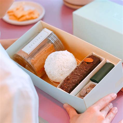 Create Your Own Cake Pair Mix And Match Joie De Pastry T Box Cakebar