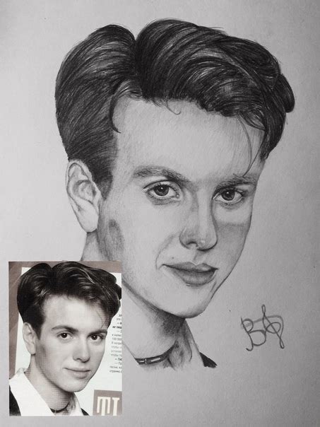 Такие девушки как звезды Что светят в небе до утра В одну из них легко и просто Влюбиться