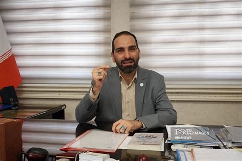 حذف نازیبایی‌های شهری و زیباسازی معابر منطقه ۴ اصفهان در آستانه نوروز ایمنا