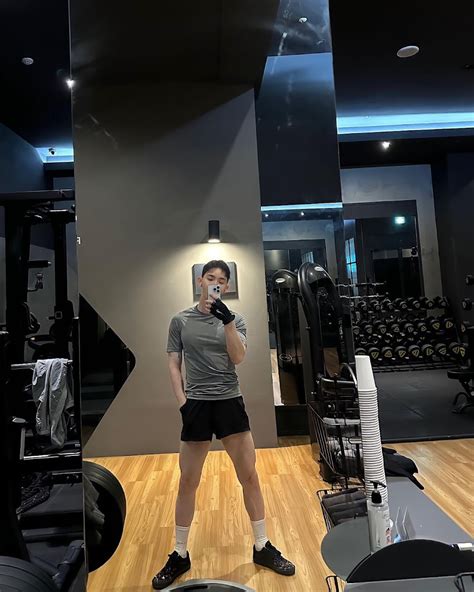 2ams Jo Kwon Stuns With His Chiseled Physique In New Instagram Post Koreaboo