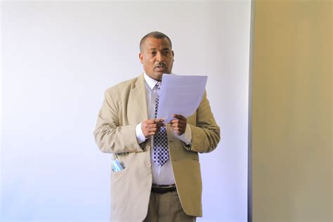 በአካባቢ ልማትና ዘላቂ ኑሮ ማስተግበሪያ ሰነዶች ላይ የግንዛቤ ማስጨበጫ ስልጠና በመሰጠት ላይ ይገኛል