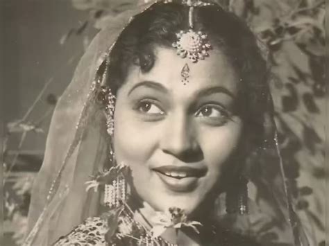 300 Film Did By Nirupa Roy A Queen Of Tragedy Won Fans Heart By Playing