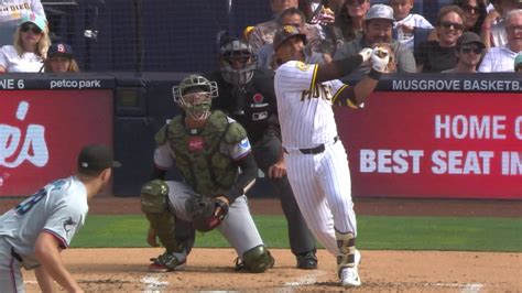 Donovan Solano Pega Batazo De Vuelta Entera 27 05 2024 Los Padres De San Diego