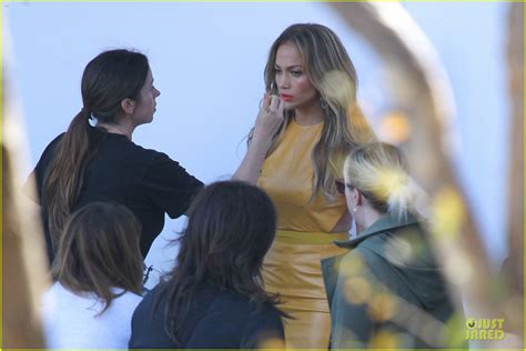 Jennifer Lopez Is A Sexy Slice Of Orange On American Idol Photo
