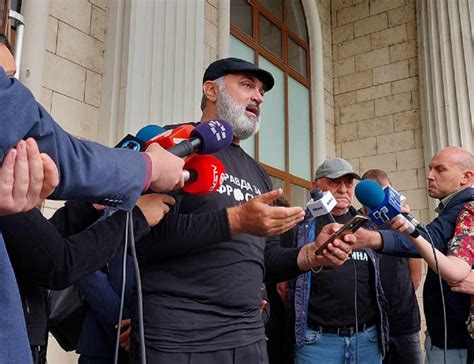 Таткото на Фросина Кулакова Дали родителите на Васил Јованов однапред ја знаеја висината на