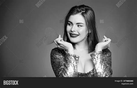 How Kiss Braces Woman Image Photo Free Trial Bigstock