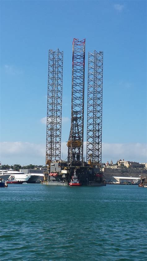 Thomas Smith Assisting Rowans Ralph Coffman Jack Up Thomas Smith