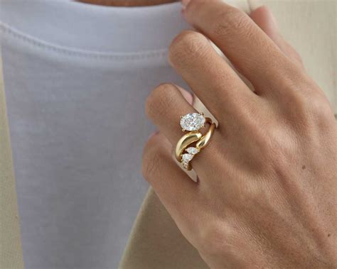 Eclipse Pear Bangle Bold 18k Gold Bangle With Customizable Pear Shaped Lab Diamond By Kimai