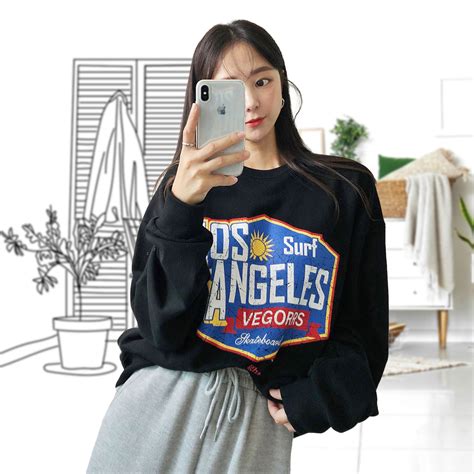 유행안타는 오버핏 빈티지 레터링 프린팅 쭈리 여자맨투맨 에이블리