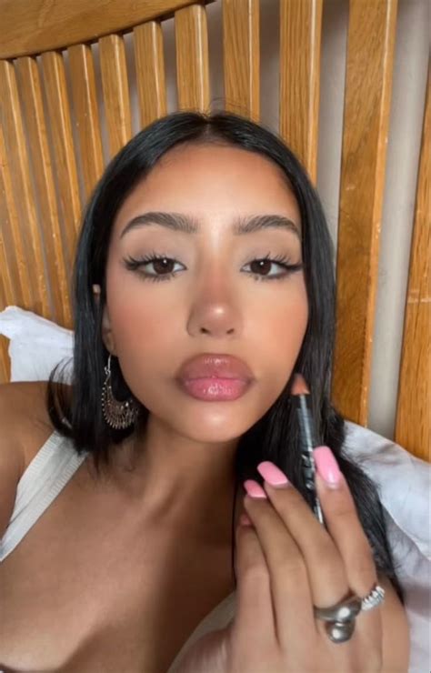 Pin By 𝒩𝒶𝓎 On The Lifestyle Makeup Routine Eye Makeup Simple Makeup