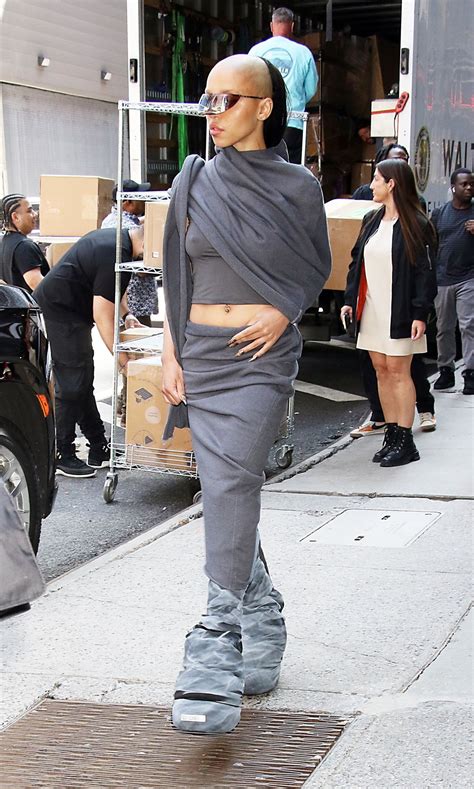 Fka Twigs In Gray While Promoting The Crow On Good Morning America 08