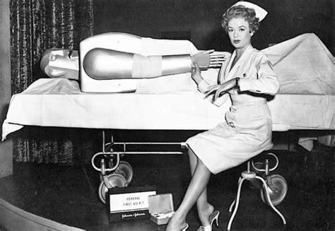 فيلم Sex Kittens Go To College 1960 معرض الصور