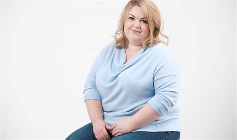 冬装怎么穿出时尚感 胖妹子冬季穿搭技巧伊秀服饰网