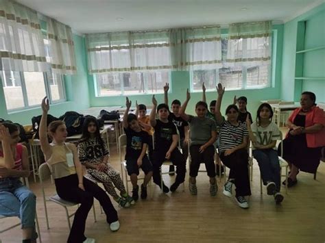 ხაშურის N2 საჯარო სკოლის მოსწავლეები ბავშვთა უფლებებს გაეცნენ ეტალონი