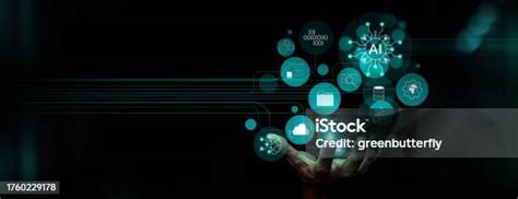 사업가의 손은 어두운 배경에 인공 지능 및 기계 학습 다이어그램 차트 정보 그래픽 및 가상 아이콘 기술을 보여줍니다 디지털화에 대한 스톡 사진 및 기타 이미지 Istock