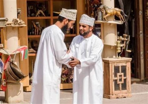 مردی کویتی جلوی همسرش با 4 زن رابطه جنسی برقرار کرد عکس