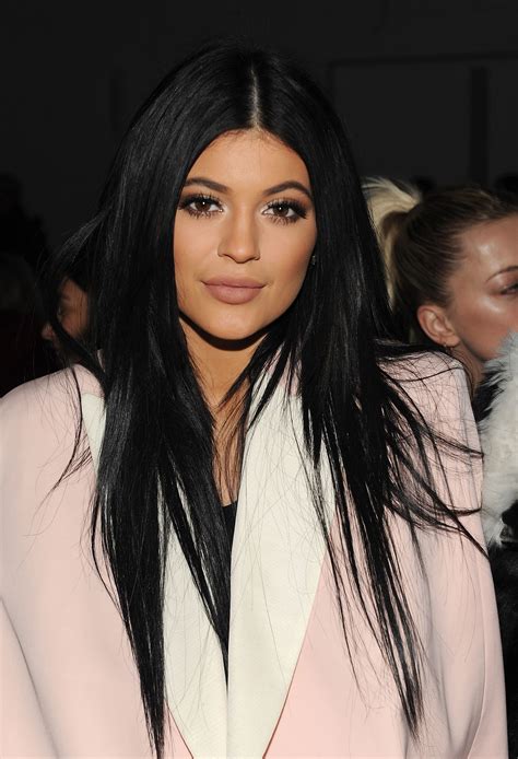 A Kylie Jenner Lip Tutorial For Thin Lips That Doesnt Involve Sucking
