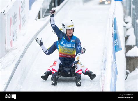 Selina Egle Lara Michaela Kipp Oesterreich Jubeln Im Ziel Ueber Den Sieg Ger Fil