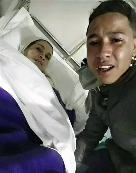 ياحبيبي يارسول الله إنا لله وإنا إليه راجعون أمي توفت منذ قليل ولكن لأنها فقيره لم يترحم عليها