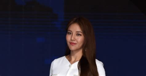 포토 Aoa 혜정 순백의 아름다움 뽐내며