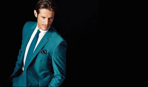 Како може евтиниот костум да изгледа скапо