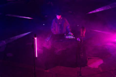 Jasmina Rezig • Zimmt