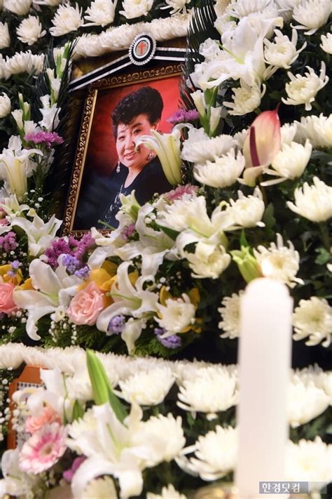 故 현미 대한가수협회장으로 엄수 한국경제