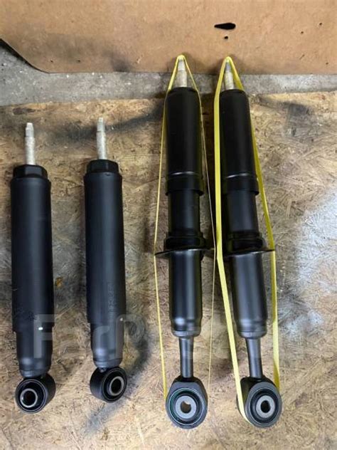 Комплект амортизаторов Tokico Toyota Land Cruiser 200/Lexus LX570 ...