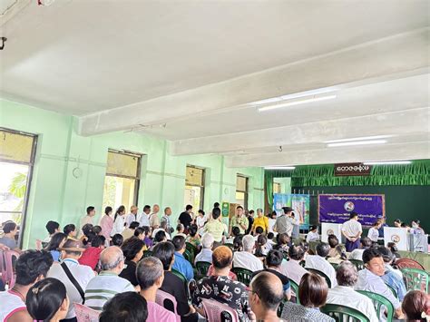 ပုဇွန်တောင်မြို့နယ်အတွင်း မဲဆန္ဒရှင်ပြည်သူများအား မြန်မာအီလက်ထရောနစ