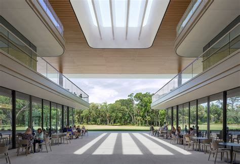 Foster Partners Completes Headquarters For Pga Tour Golfing Association