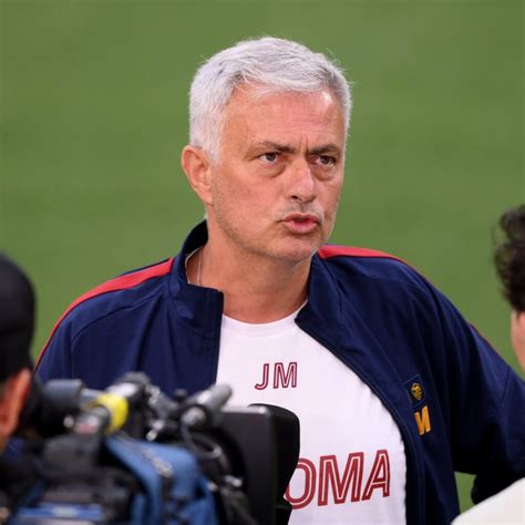 2 Photos As Roma José Mourinho Sexprime Sur Le Futur Attaquant