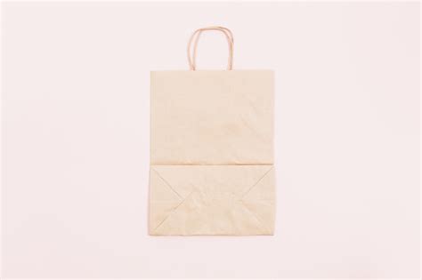 크 래 프 트 종이 에코 백 평면도 및 플랫 하다 브라운과 화이트 크 래 프 트 모의 대 한 복사 공간을 패키지합니다 가방에 대한 스톡 사진 및 기타 이미지 Istock