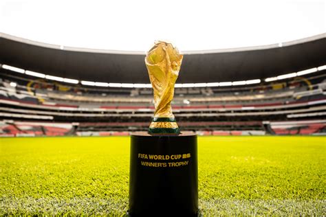 Visa Trae El Icónico Trofeo De Los Campeones De La Copa Mundial De La