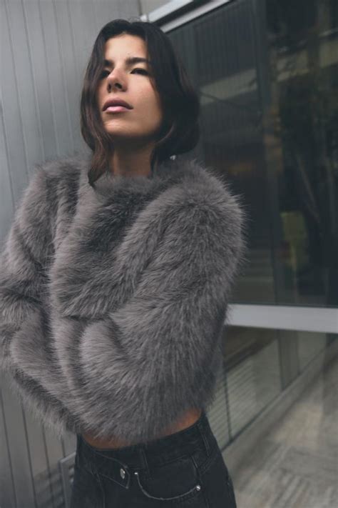 Manteau Court Effet Fourrure Gris Zara Canada