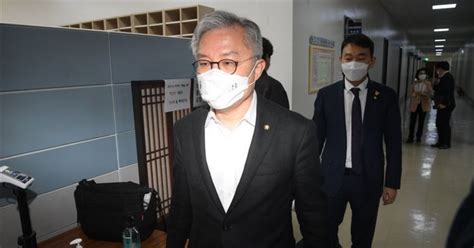 의원직 상실 위기 최강욱 폐문부재로 대법 심리 지연