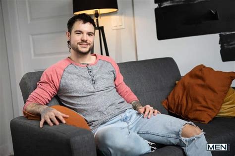 Hung Muscle Hunk Chuck Conrads Massive Cock Fucked Trans Dude Tommy