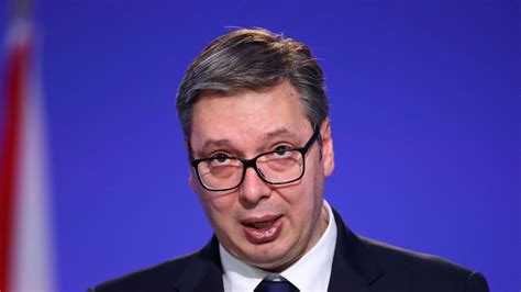 Протестиращ в Сърбия Във Воджовац Александър Вучич вече падна Новини бг